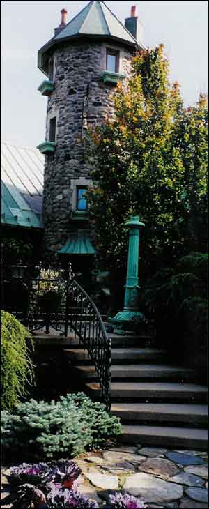 Nichole Court & Gardens