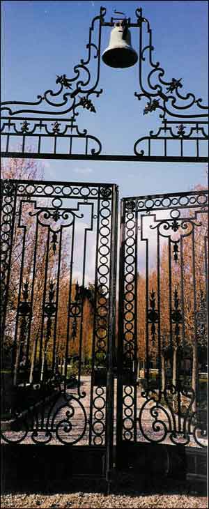 Nichole Court & Gardens
